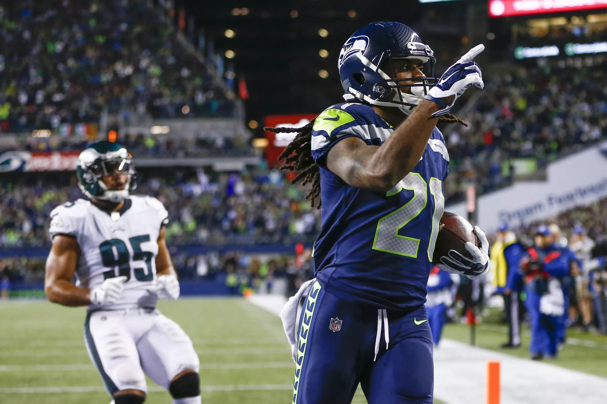 Century Links 4/15: Seahawks Make Several Signings Official