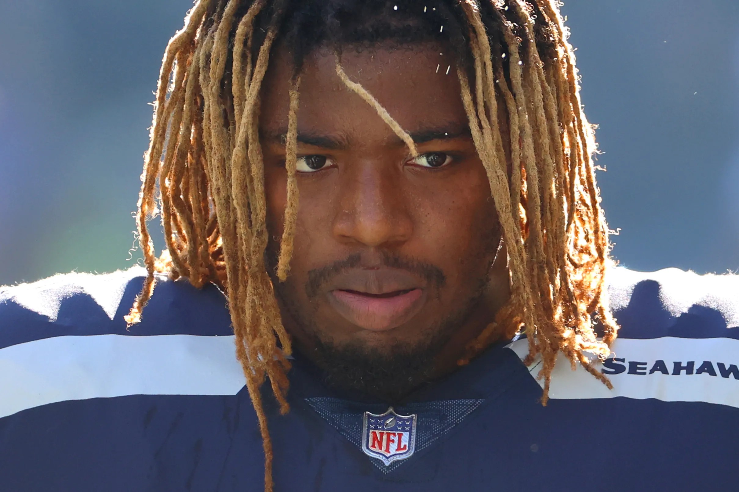 Damien Lewis, Rashaad Penny atop long list of Seahawks who will miss MNF