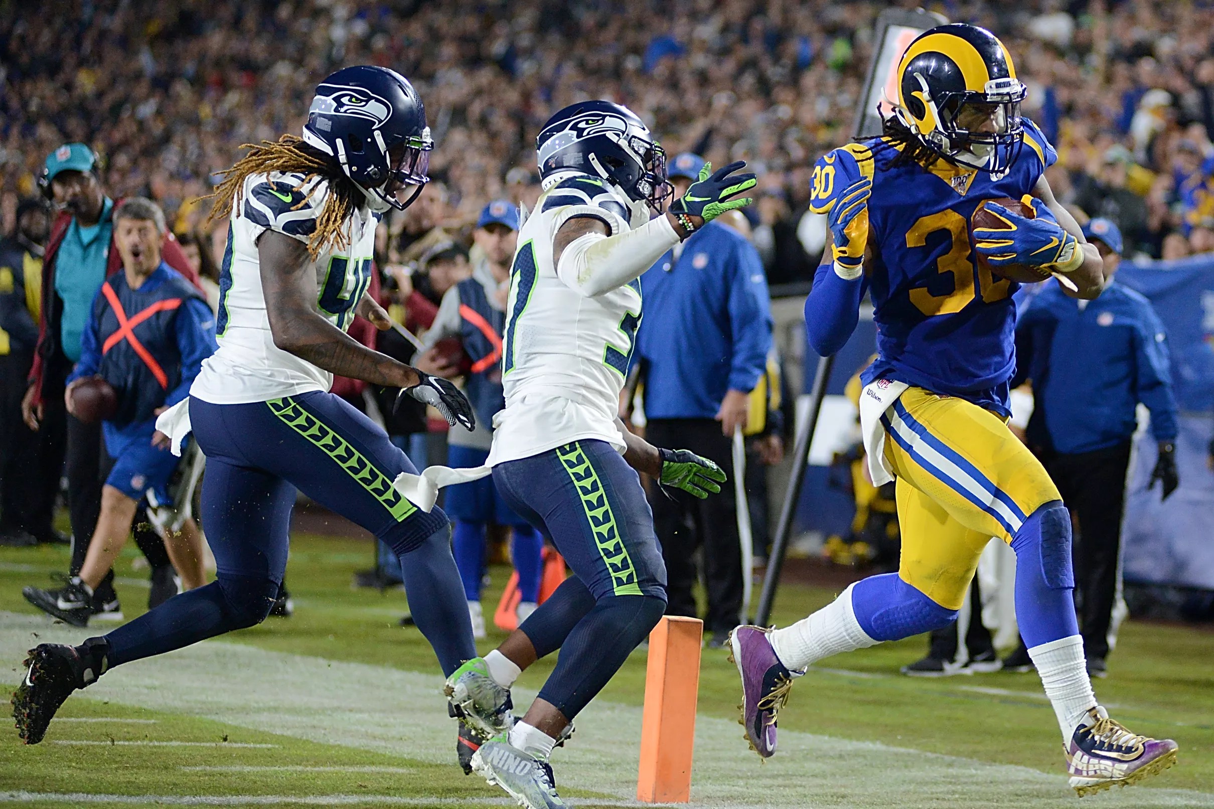 Seahawks lose 28-12 to Rams in wretched performance, lose NFC West lead