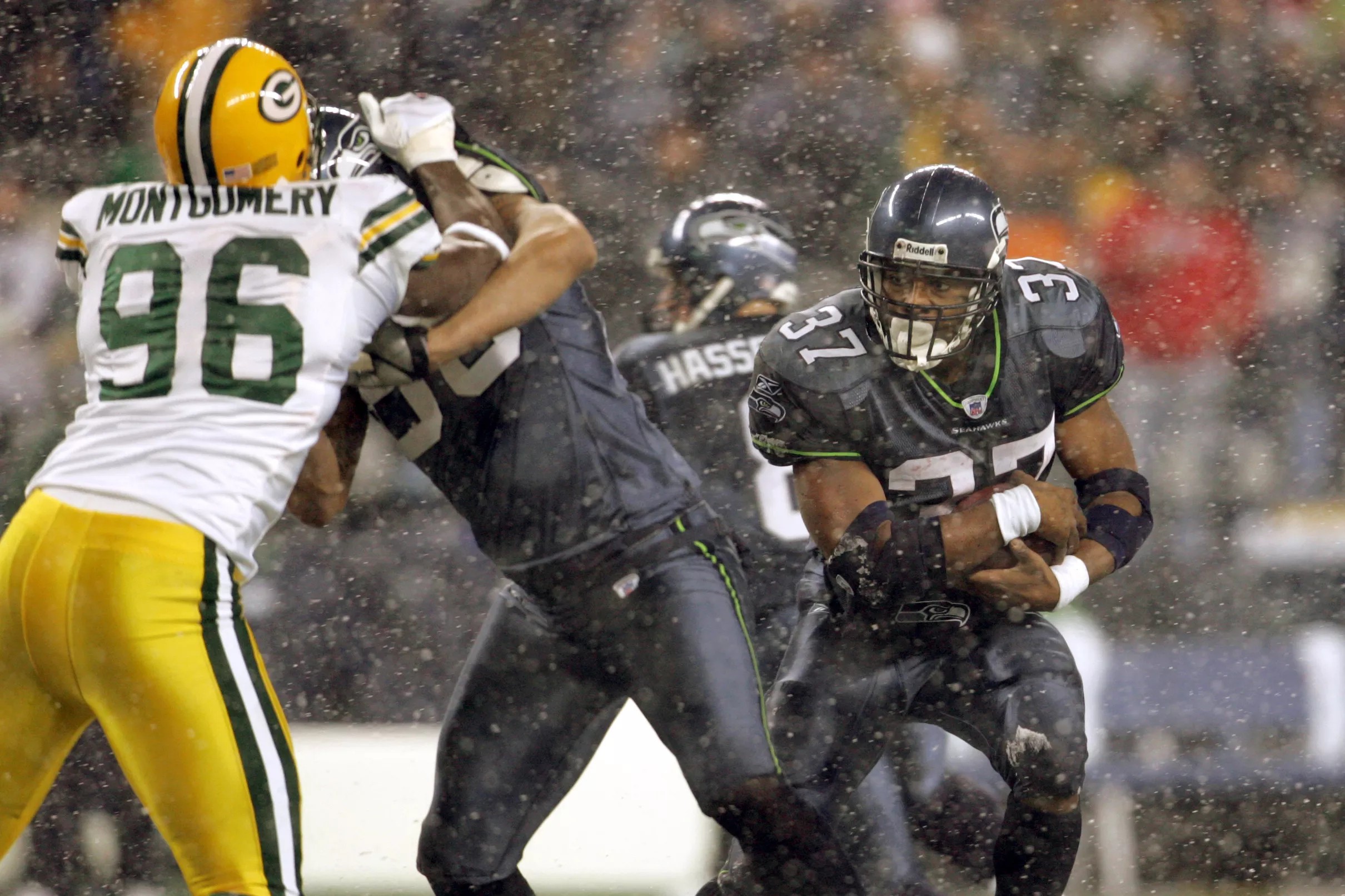 Seahawks Archives: Seattle beats Green Bay in a rare home game snowstorm