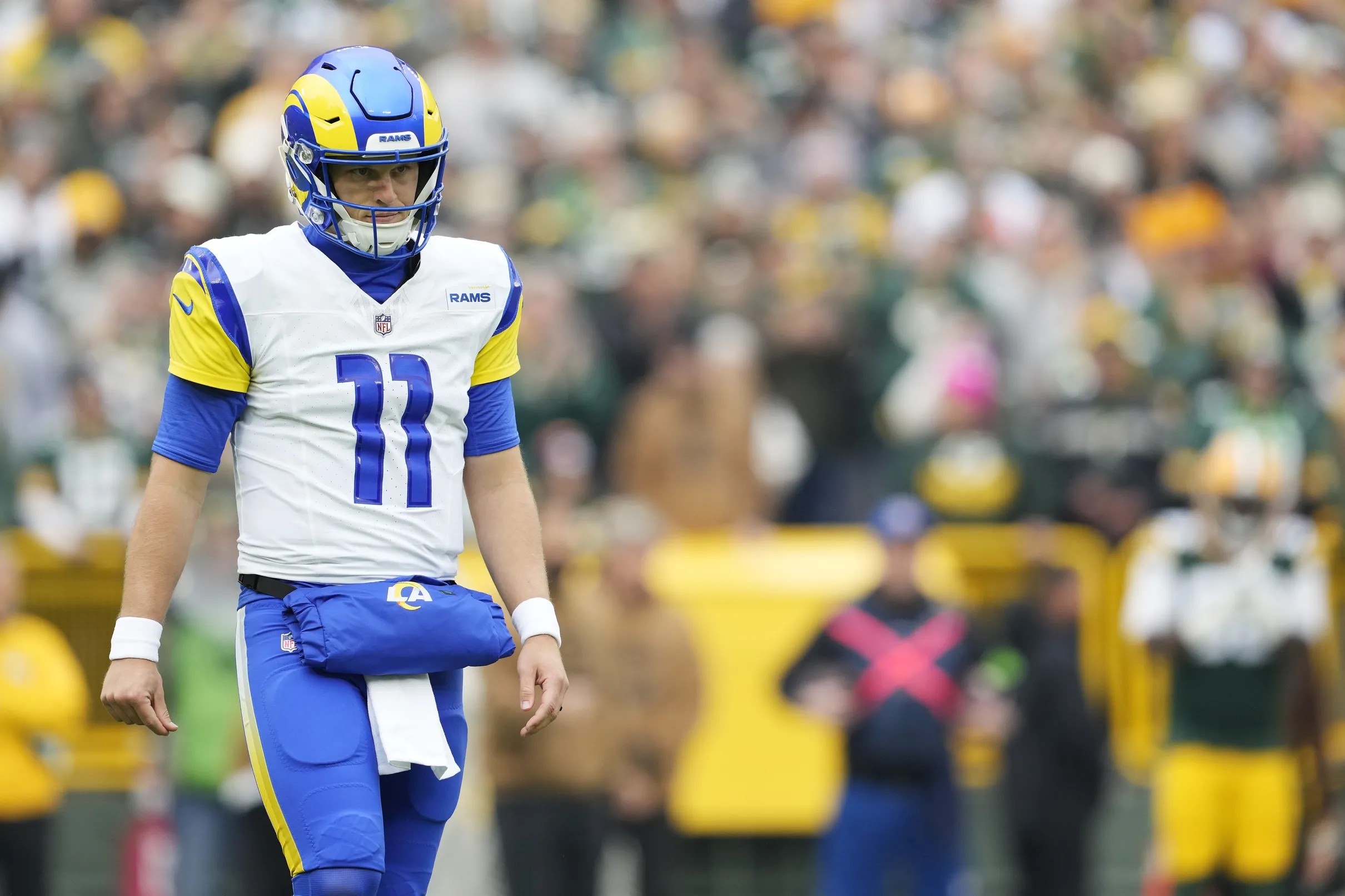 Seahawks bring in former Rams quarterback to practice squad