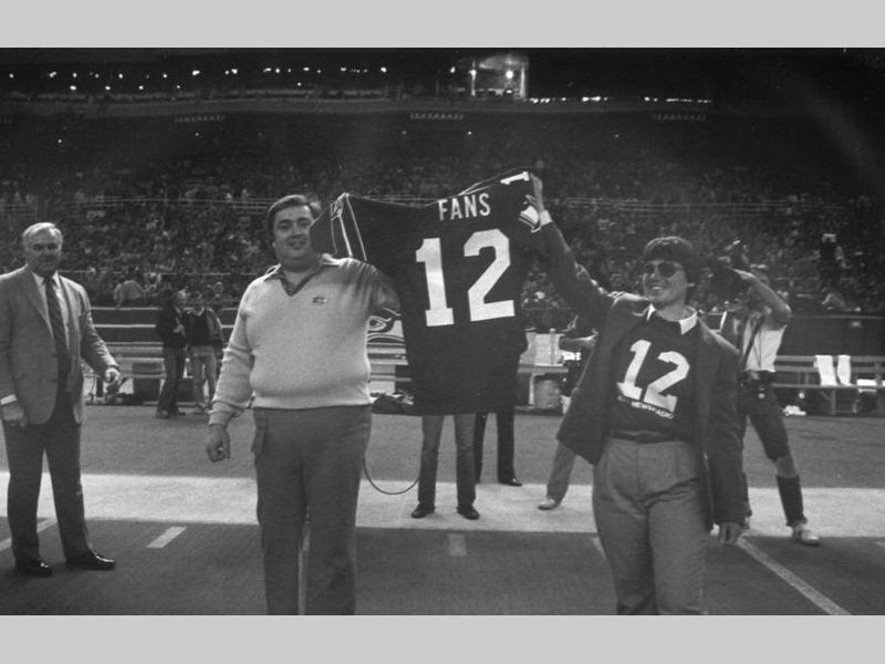 Best Seahawks crowd moments; there are a few