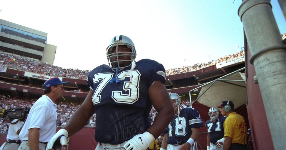 Legendary NFL offensive lineman Larry Allen dies at 52