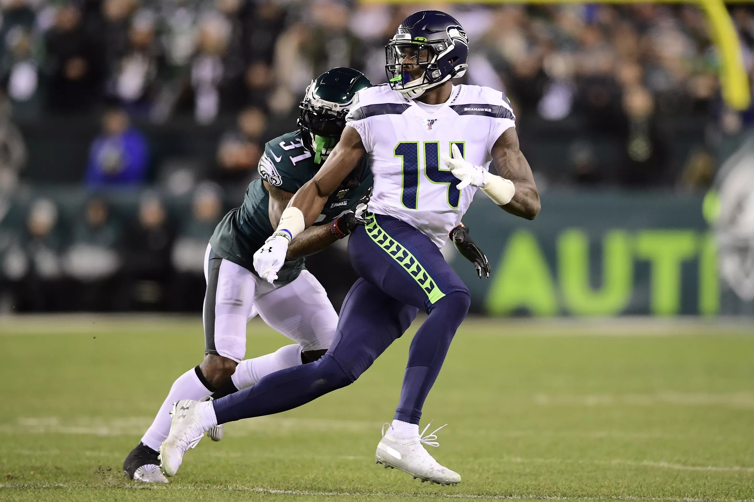 This is why they run all those wide receiver screens