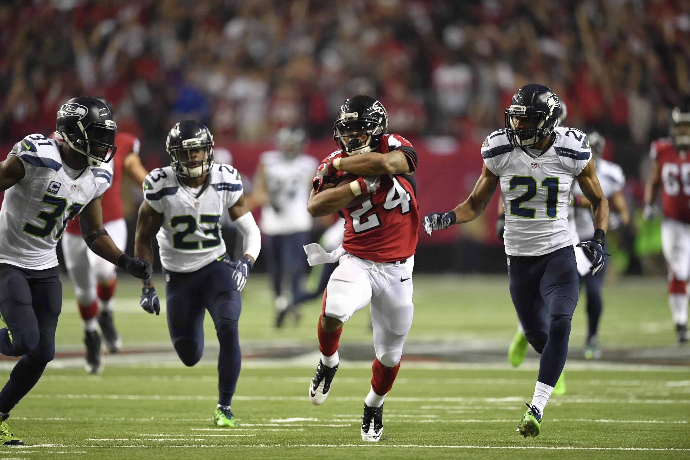 Report: Seahawks made a contract offer to RB Devonta Freeman