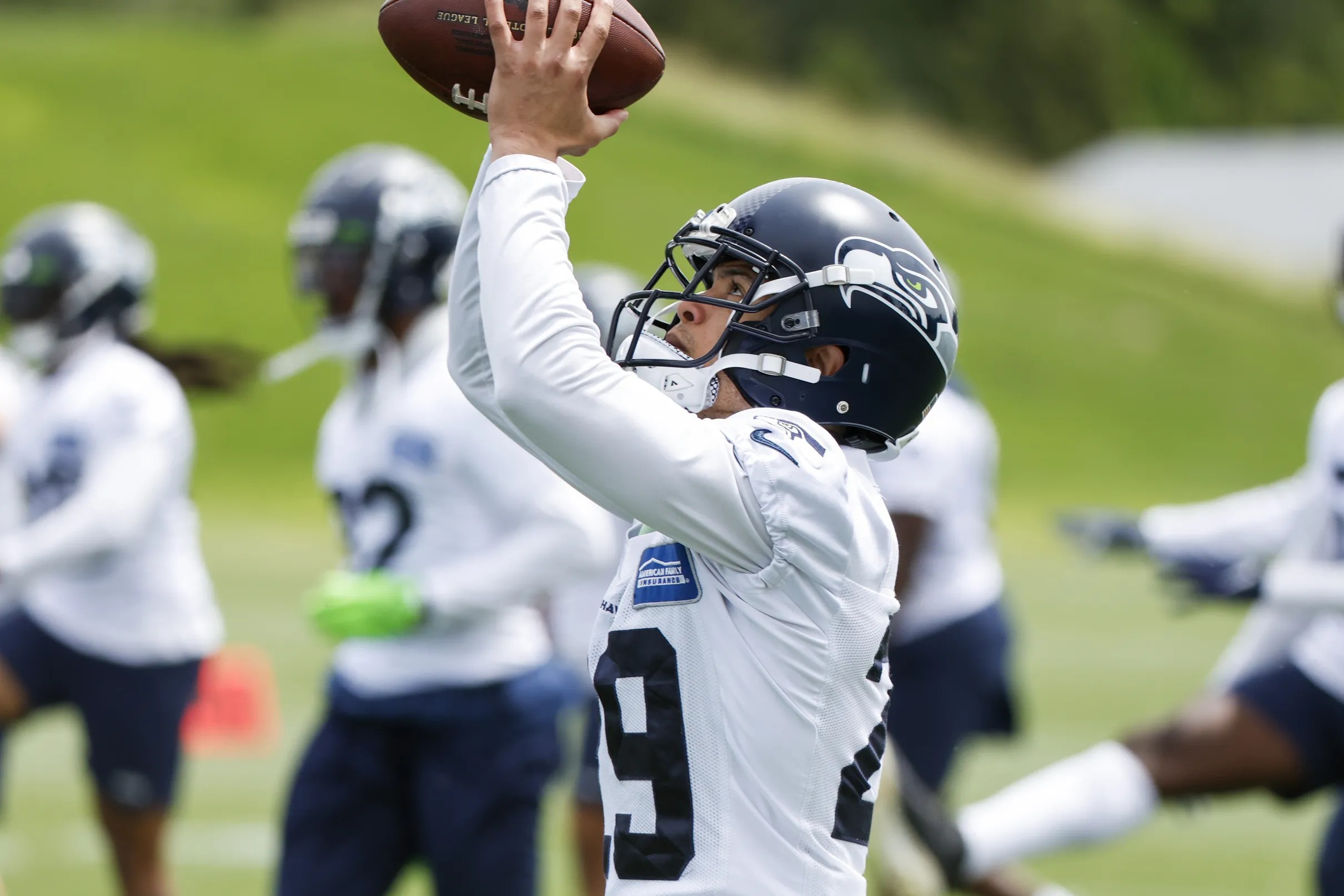 Seahawks waive Joshua Onujiogu, place John Reid on injured reserve