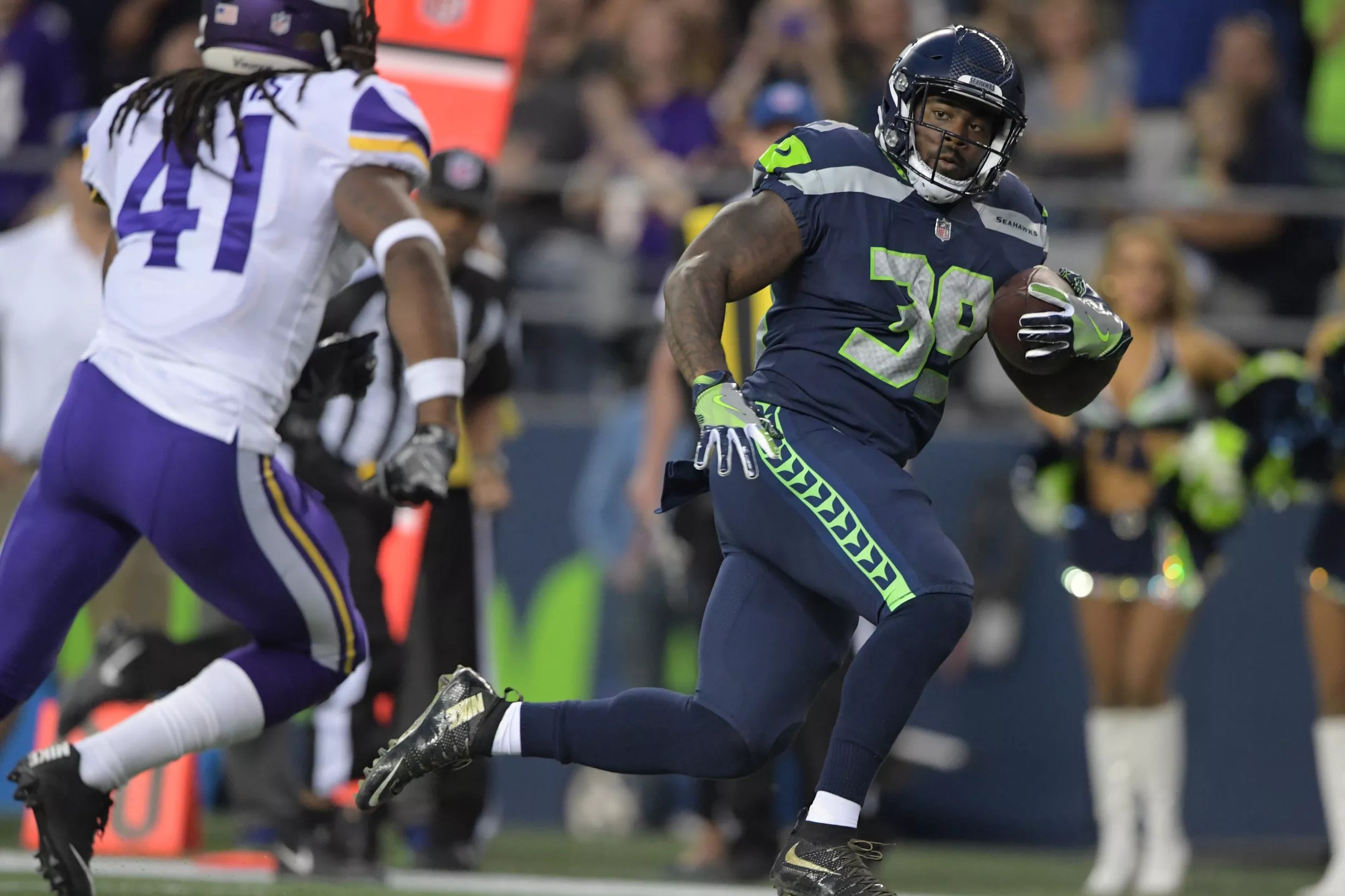Don’t expect Mike Davis to cure all that ails the Seahawks run game