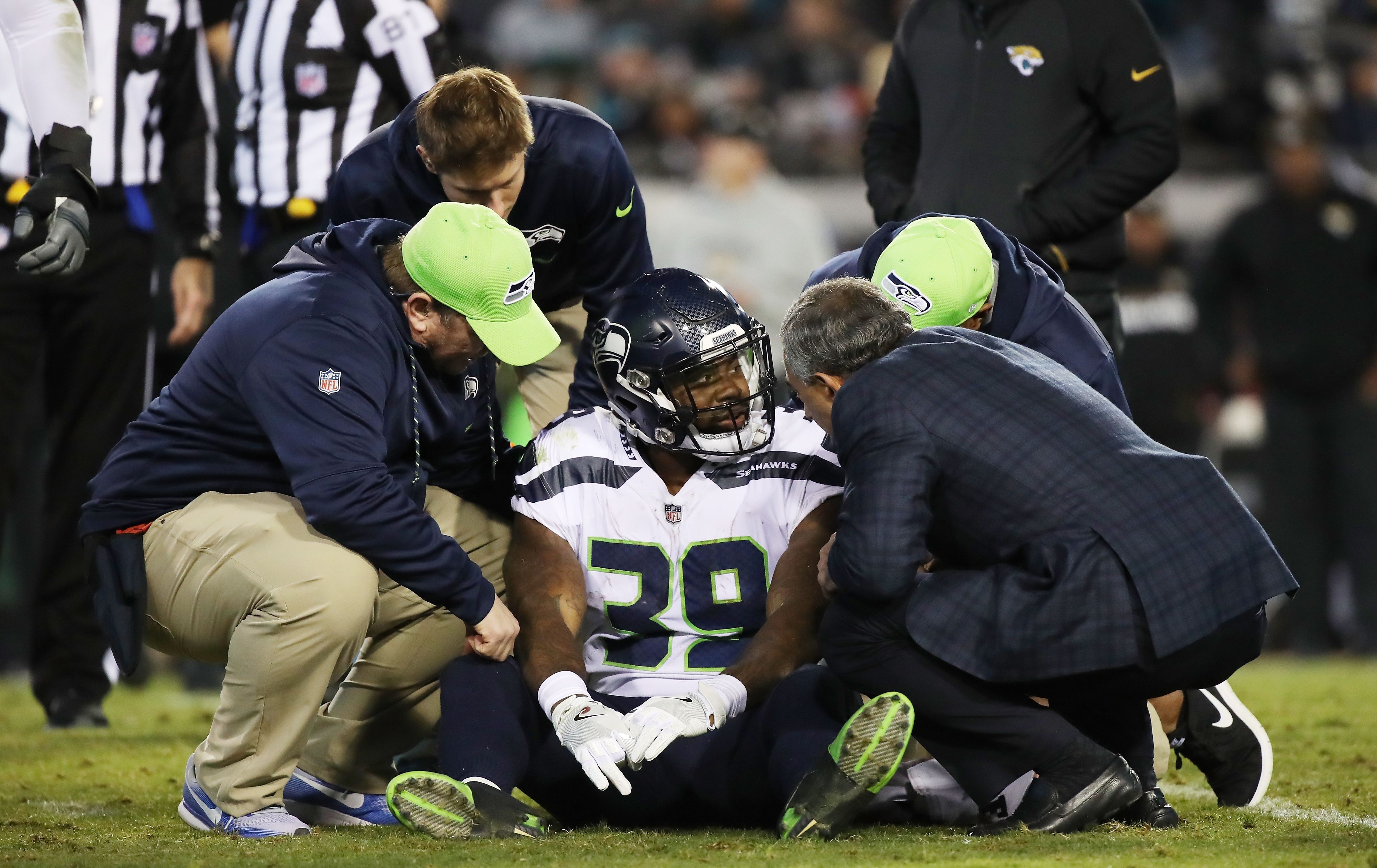 Seahawks’ Davis plays well Sunday while saving team money