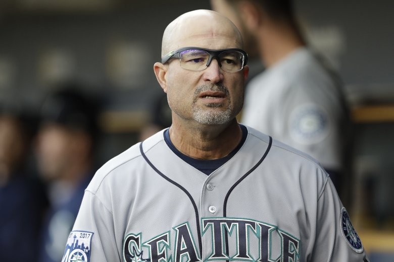 Bench coach Manny Acta defends Scott Servais, Mariners after ...