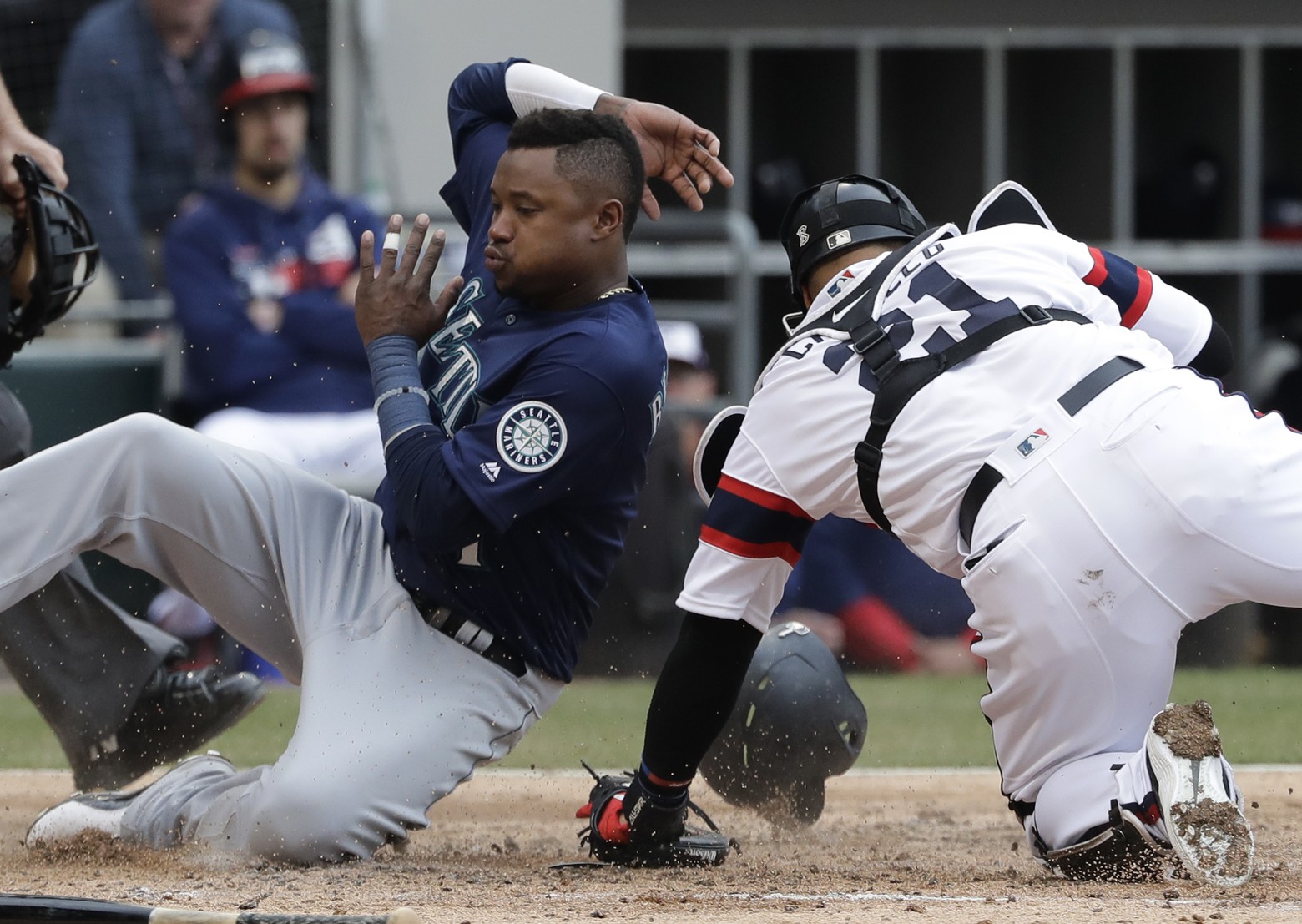 Tim Beckham out of the Mariners lineup with a tight right hamstring
