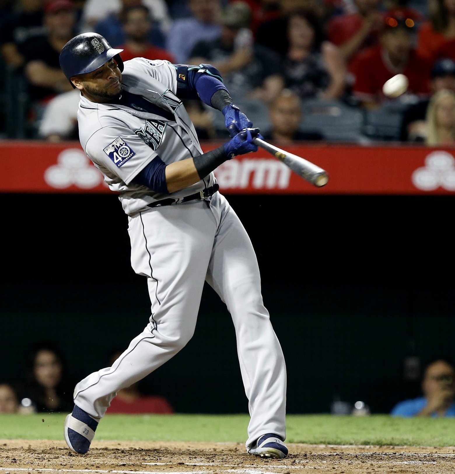Nelson Cruz just can’t quite get homer No. 40 for Mariners