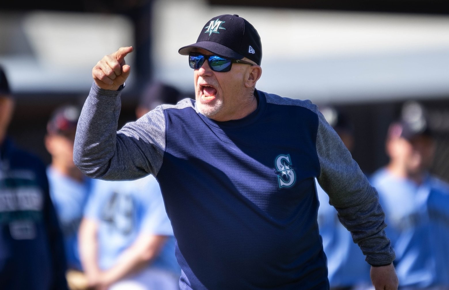 Mariners can’t ‘stop it’ when praising legendary infield coach Perry Hill
