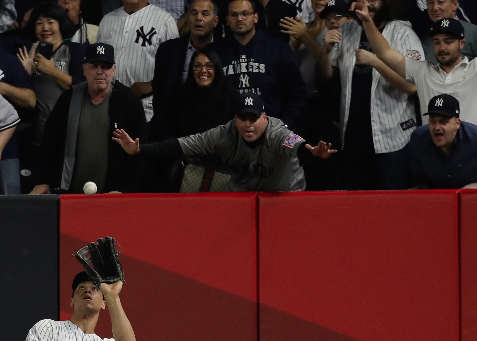 Yankees sweep three in row at home from Astros, lead series 3-2