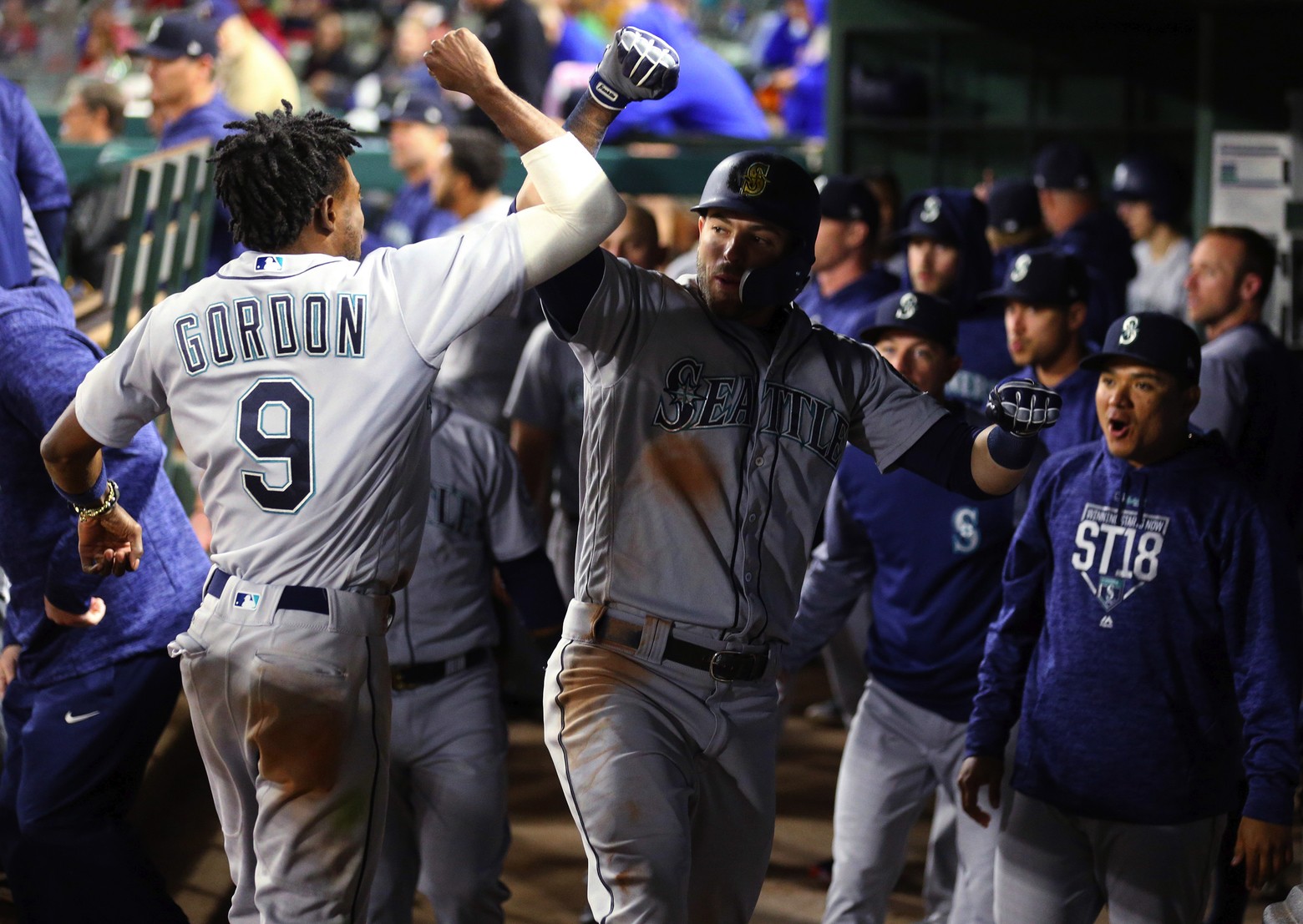 Mariners offense comes alive in last two innings of 6-2 victory over ...