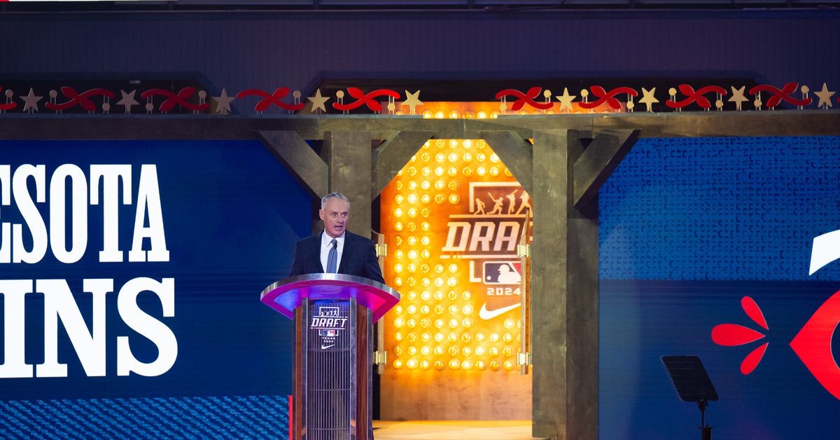 Mariners select RHP Ryan Sloan in the Second Round of the 2024 MLB Draft