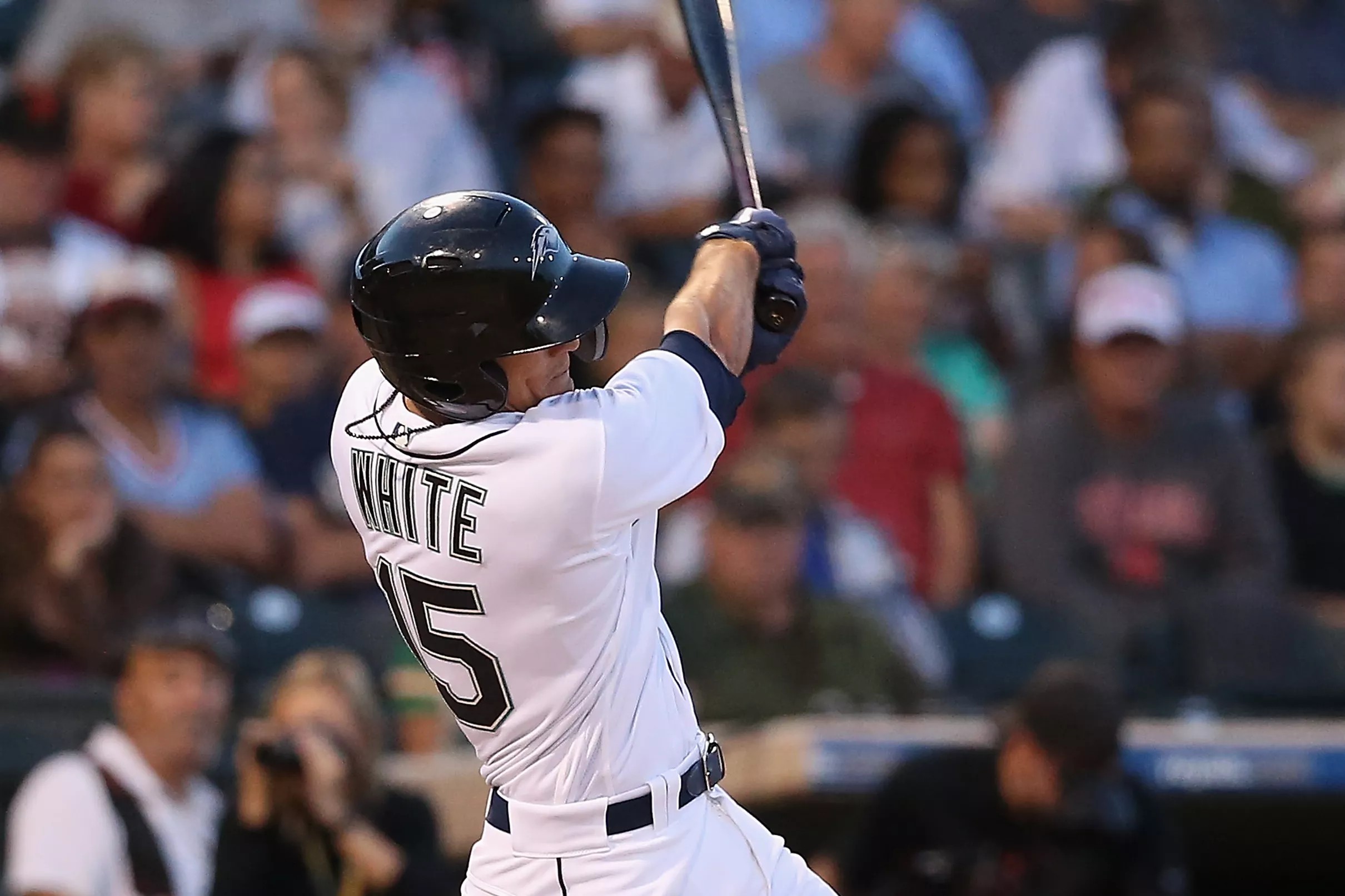 Evan White in agreement to sign extension with Mariners