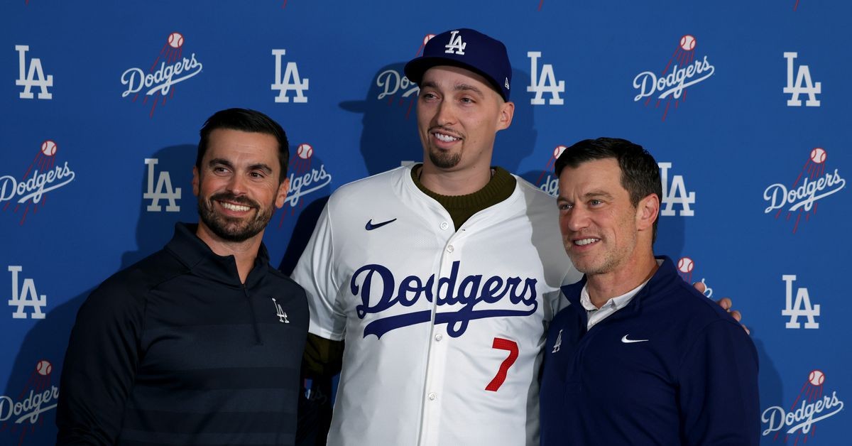 A brief history of SF Giants jumping ship for the Los Angeles Dodgers