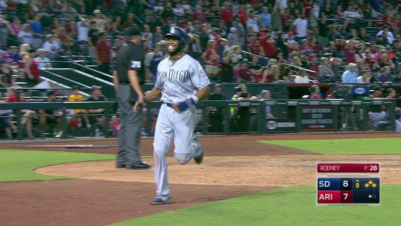 Padres rally for six in ninth to beat D-backs