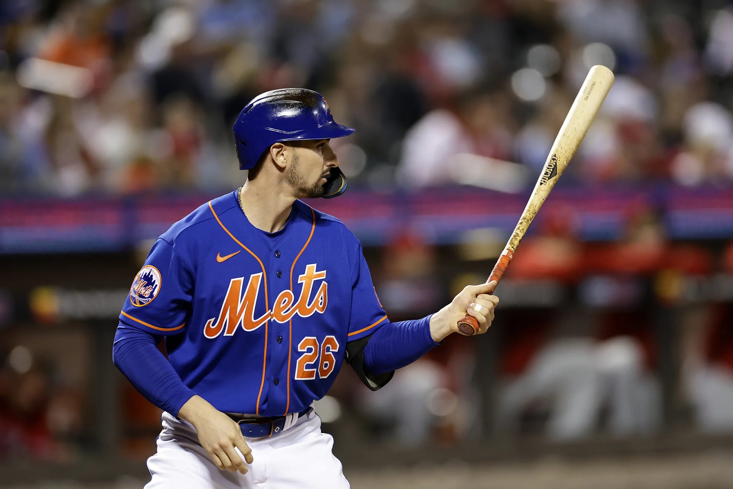 Padres add Tim Locastro to big league camp