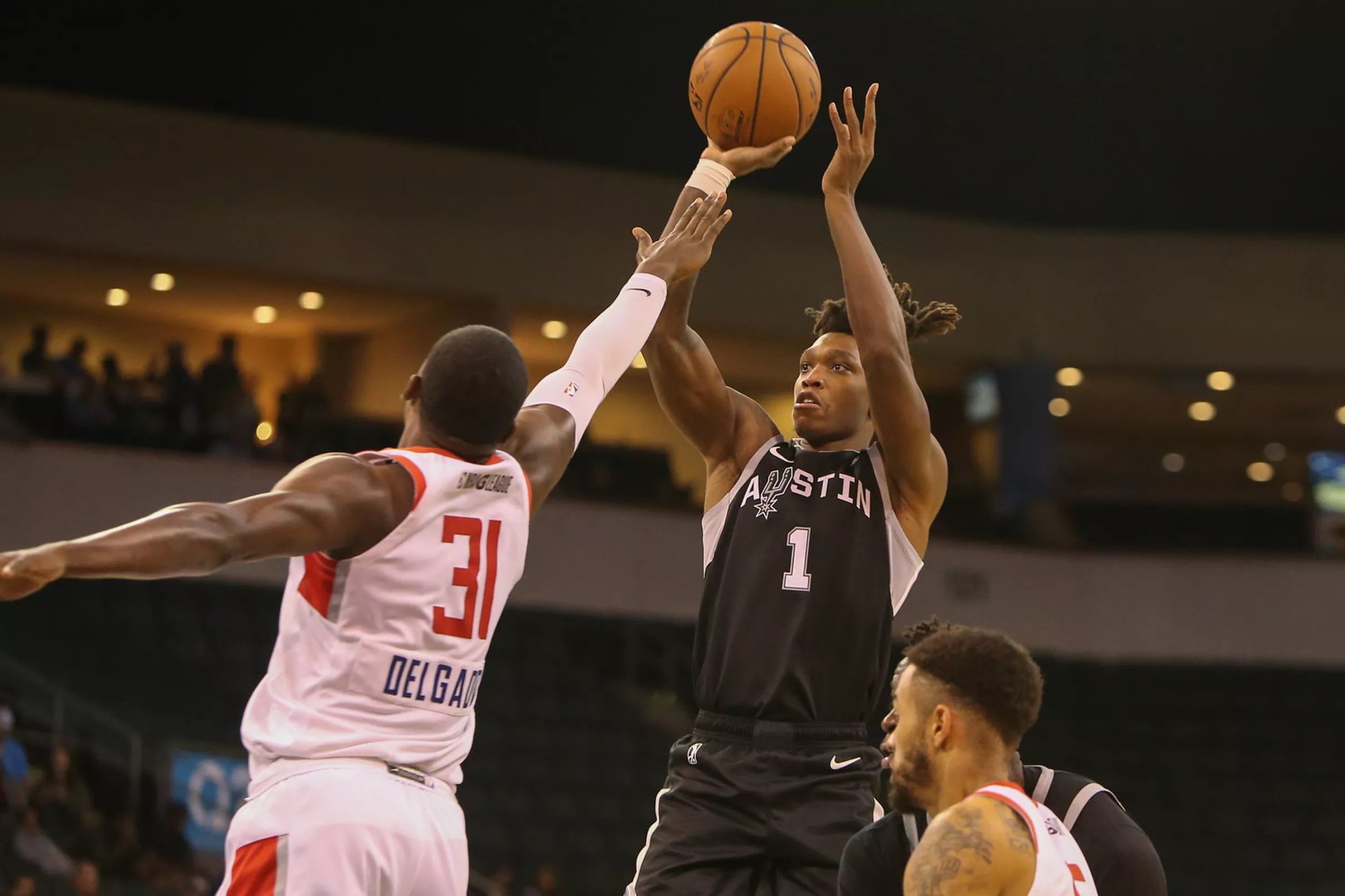Lonnie Walker continues to impress for Austin Spurs