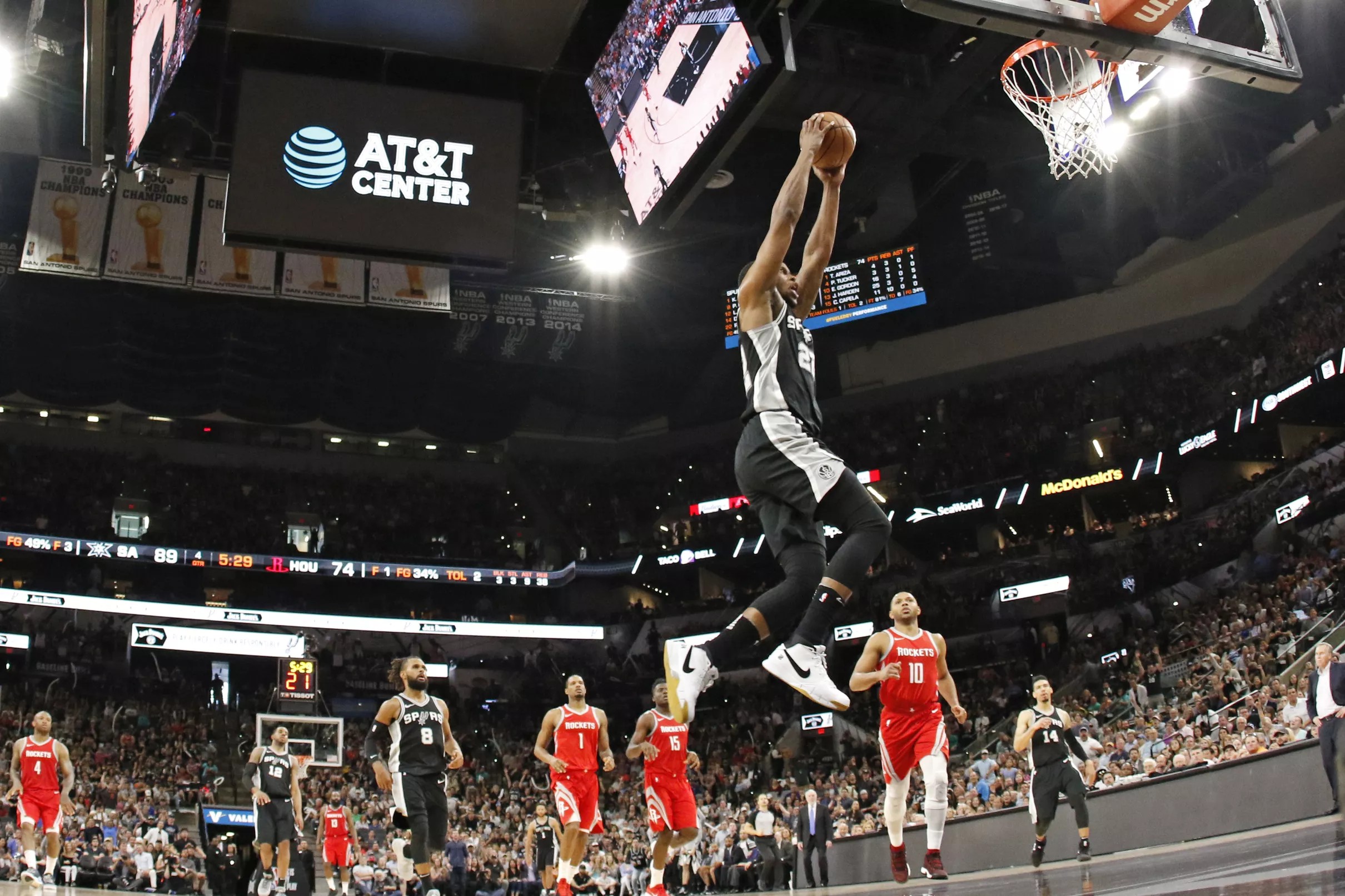 The way the Spurs need to turn defense into offense