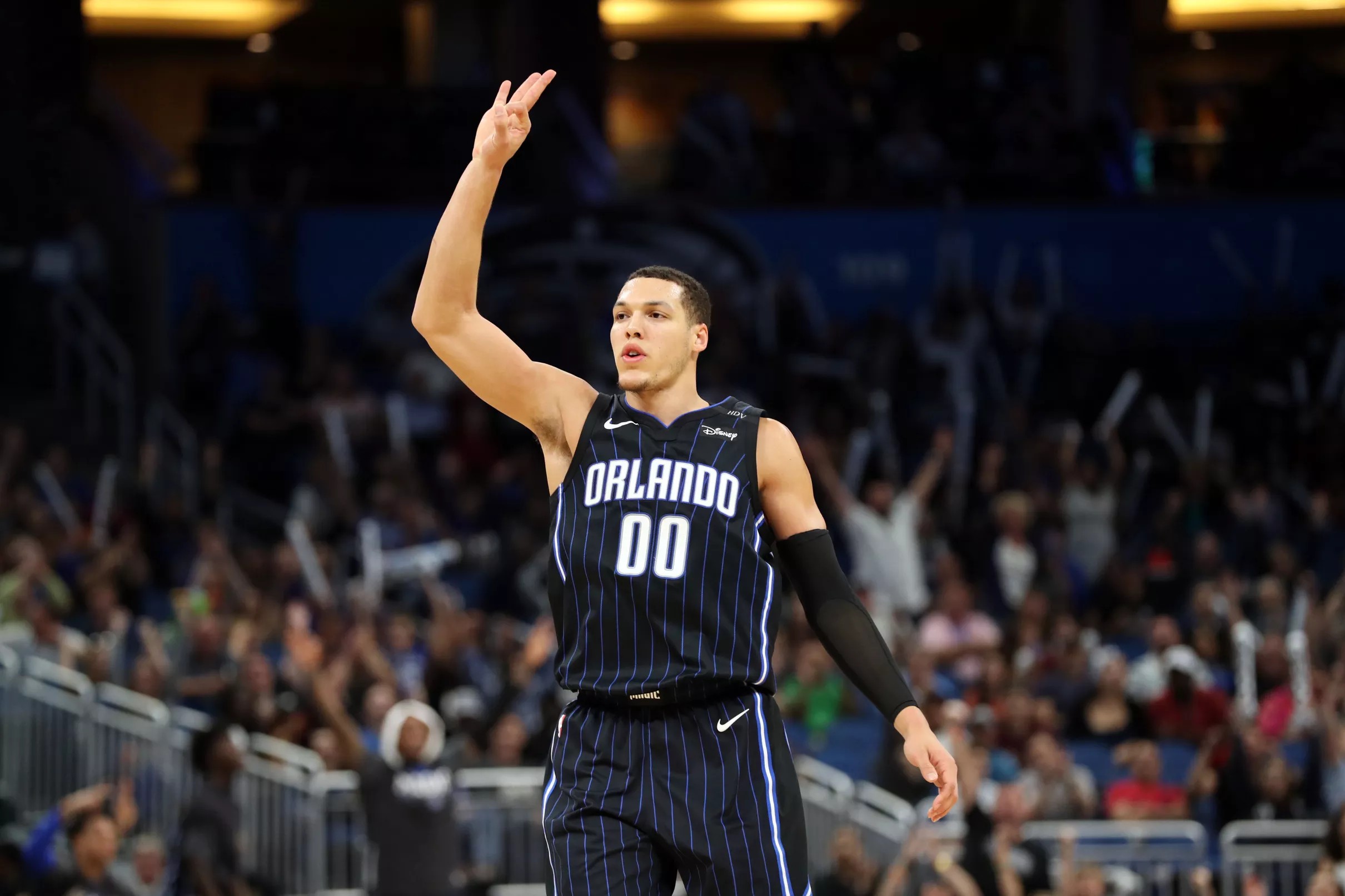 Twitter reacts to the Magic re-signing Aaron Gordon