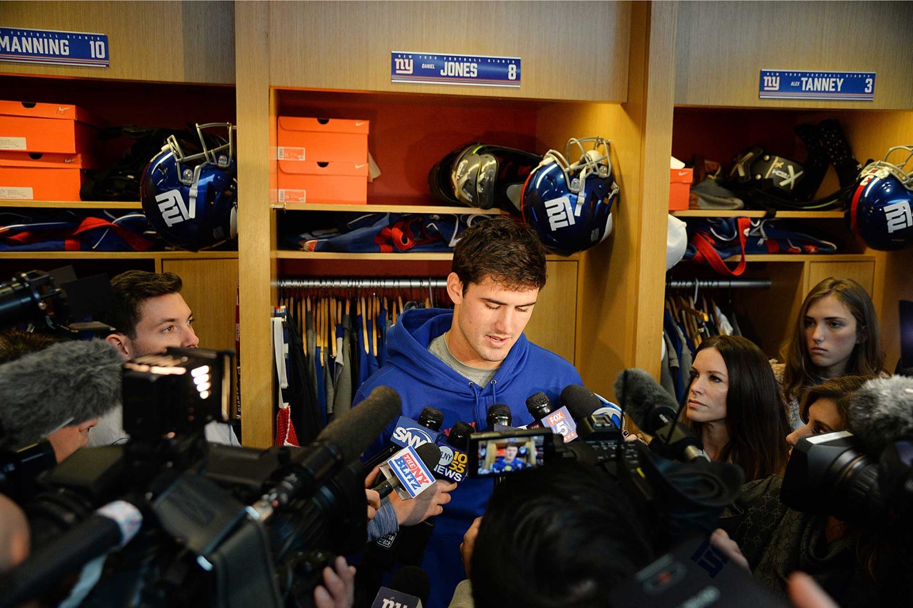 Giants desperately need Daniel Jones to be his own protector