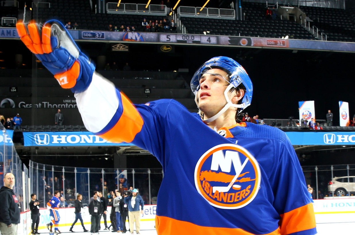 Islanders play spoiler