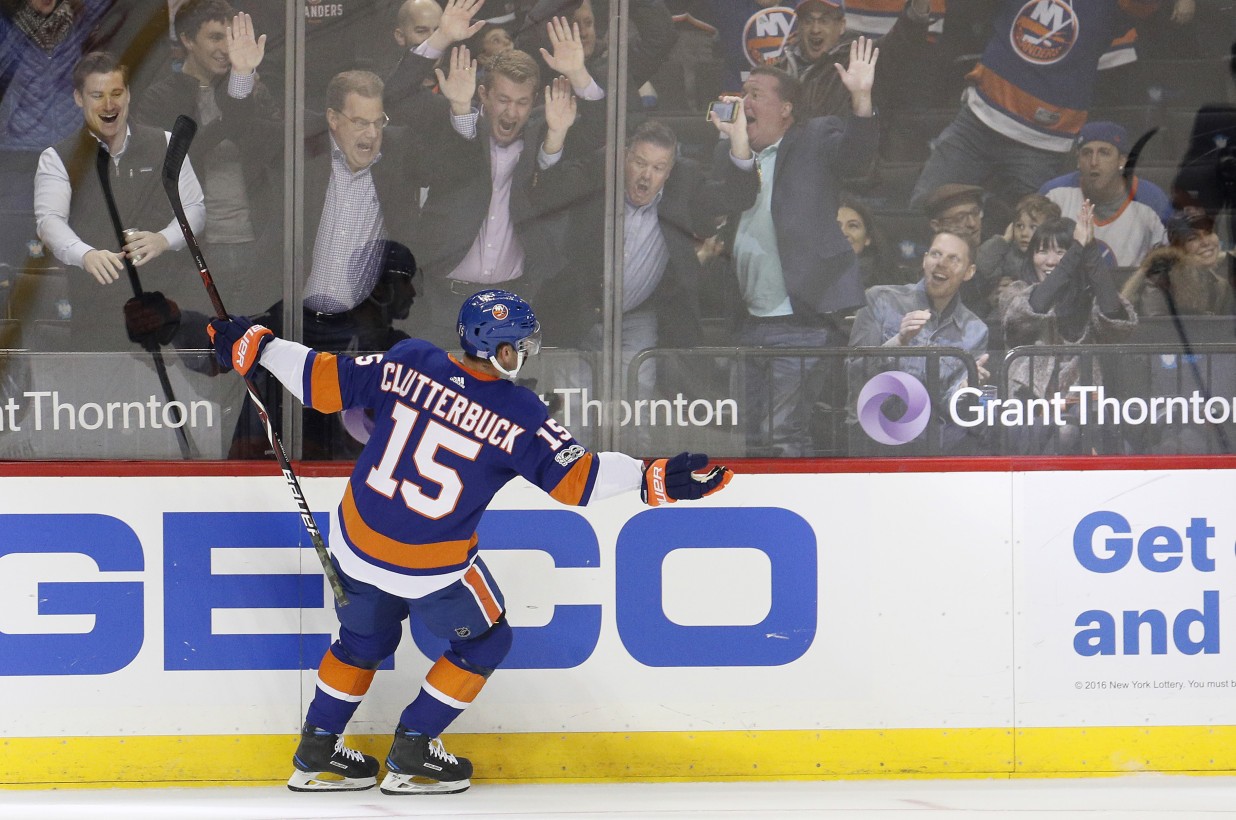 Cal Clutterbuck’s line can give Islanders a new identity
