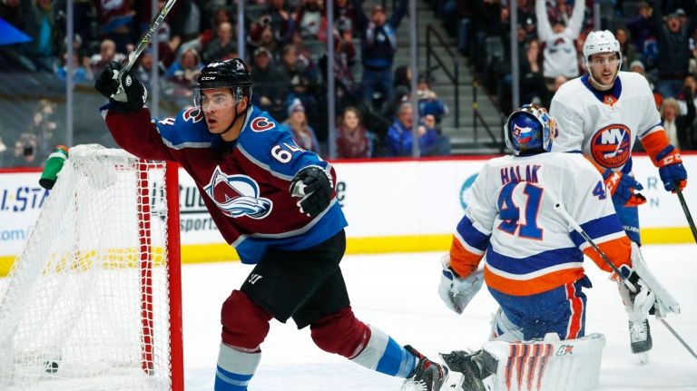 Islanders dominated, Doug Weight ejected in loss to Avalanche
