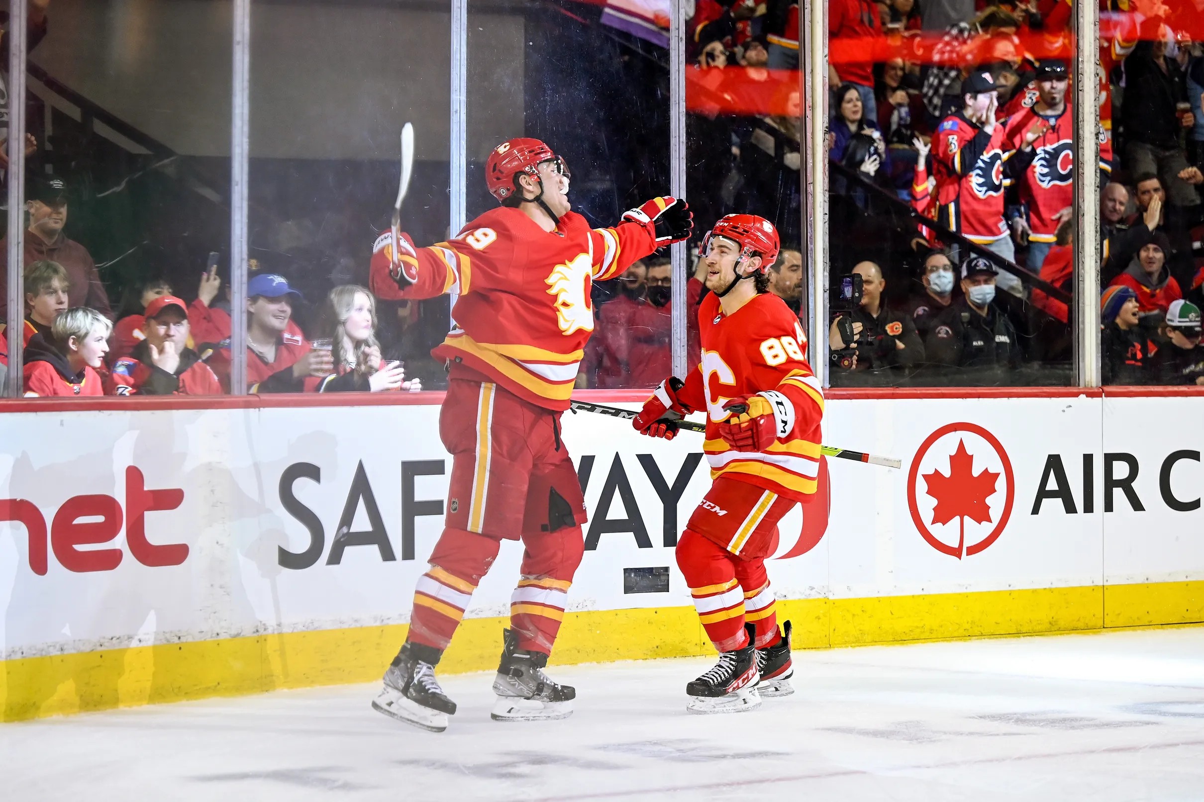 The Flames take down the Stars and become Pacific Division Champions