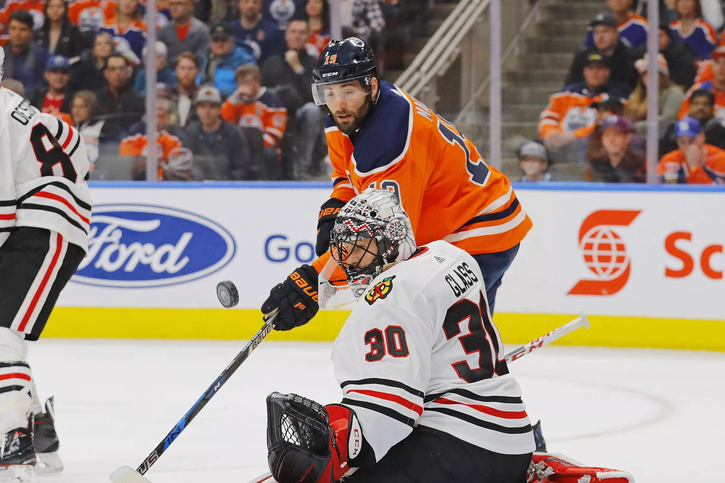 Jeff Glass to start against his hometown team as Blackhawks face Flames