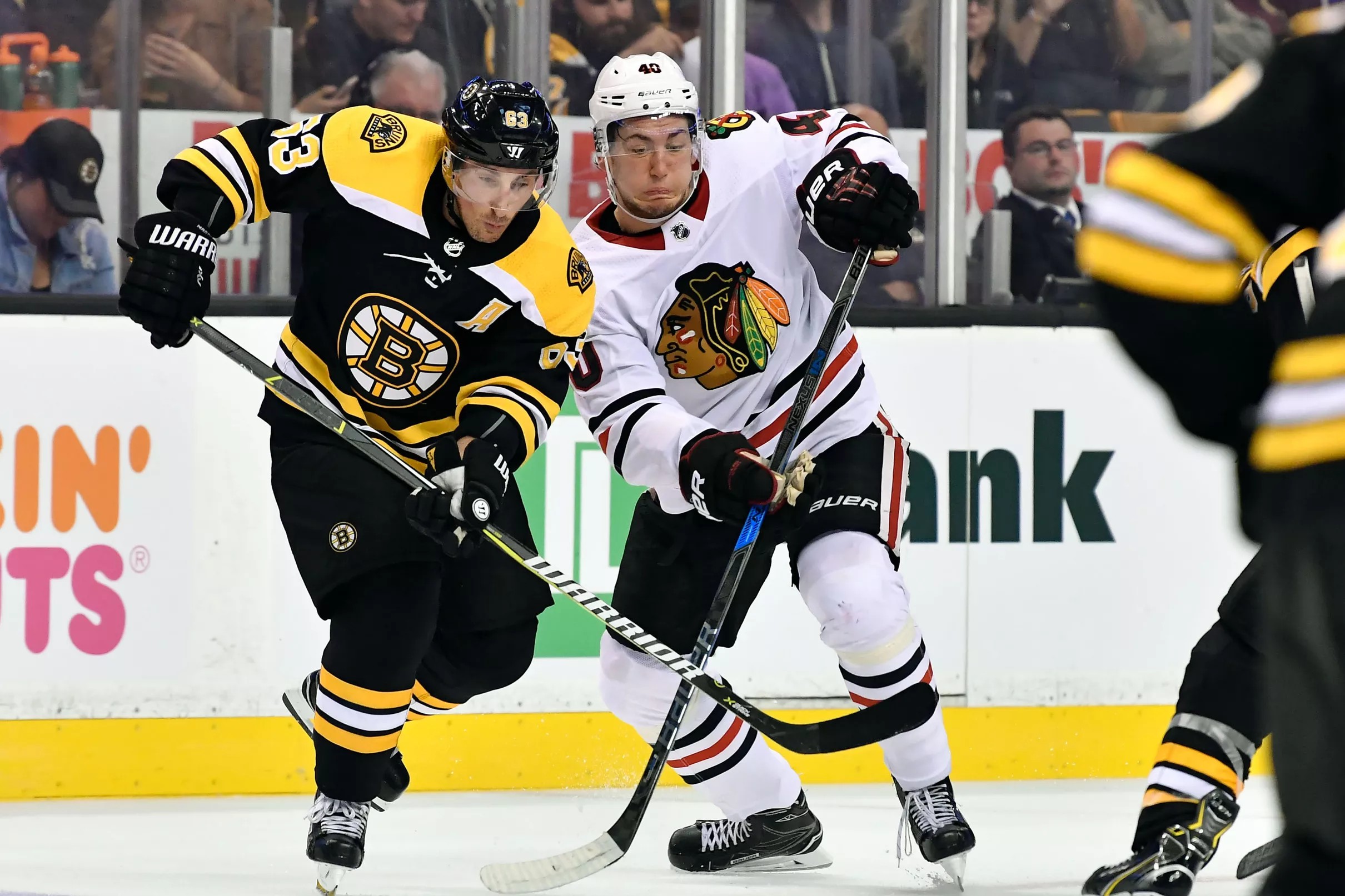 Blackhawks look to keep win streak alive vs. Bruins