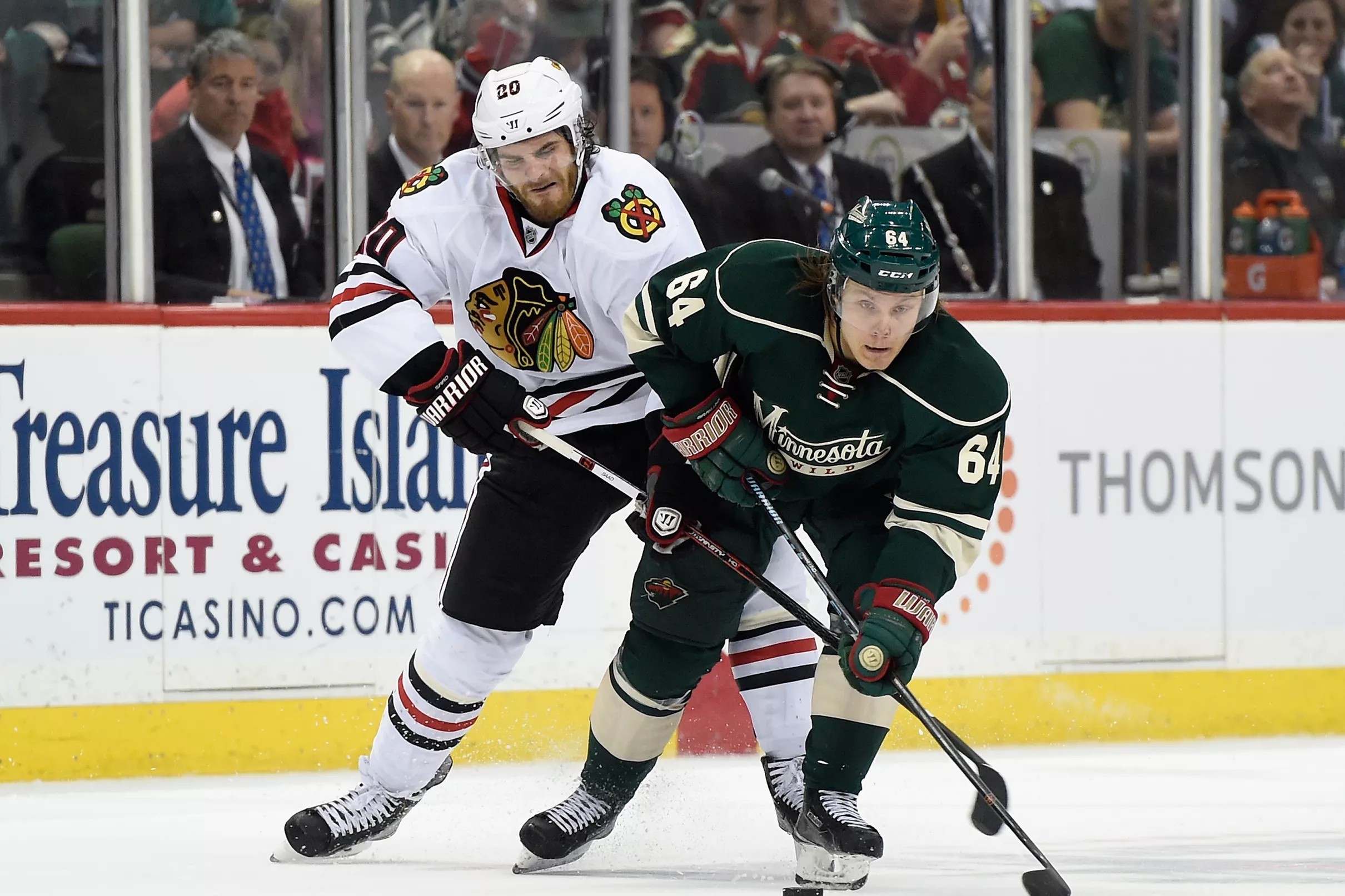 Blackhawks look for season series win against Wild