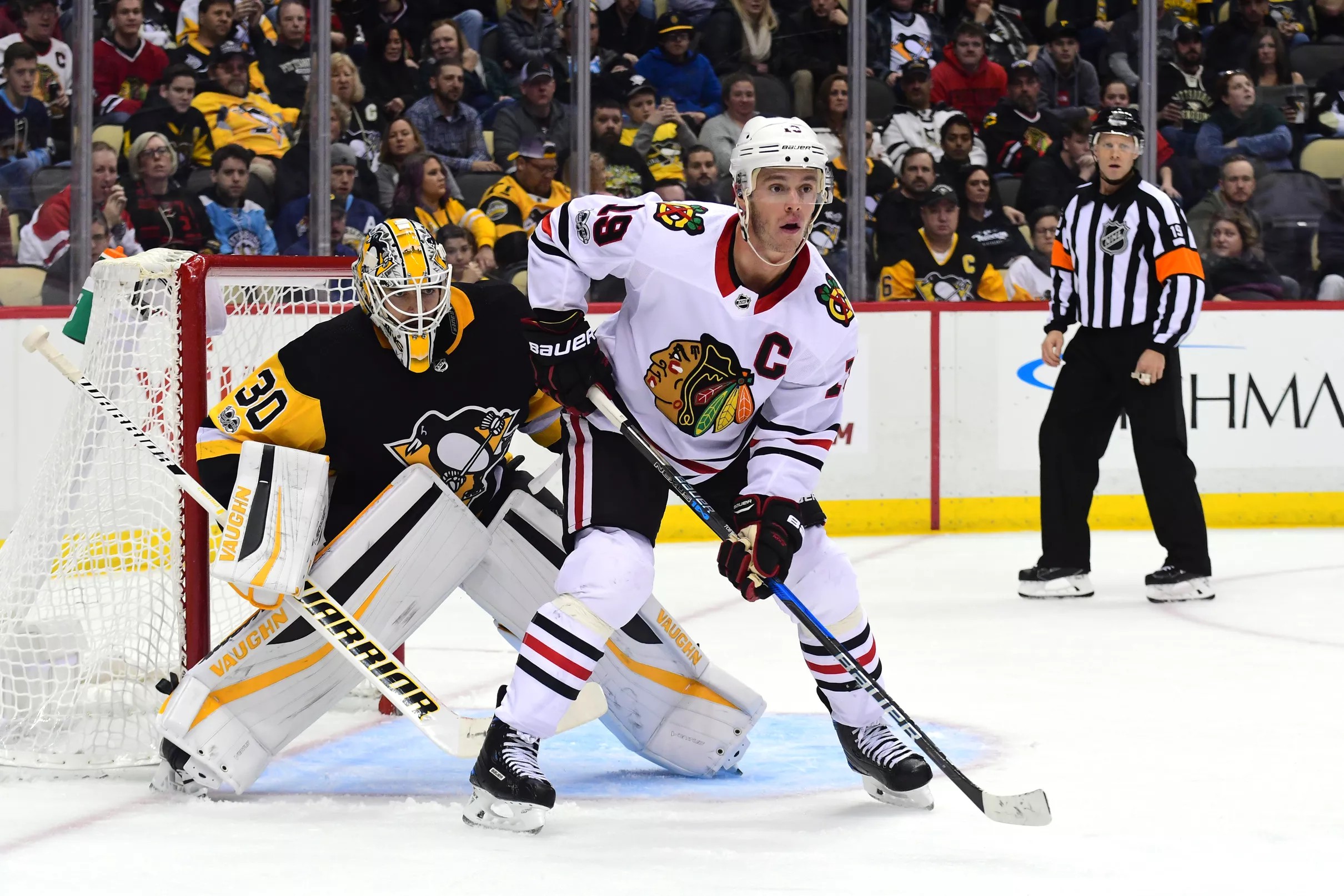 Blackhawks visit streaking Penguins