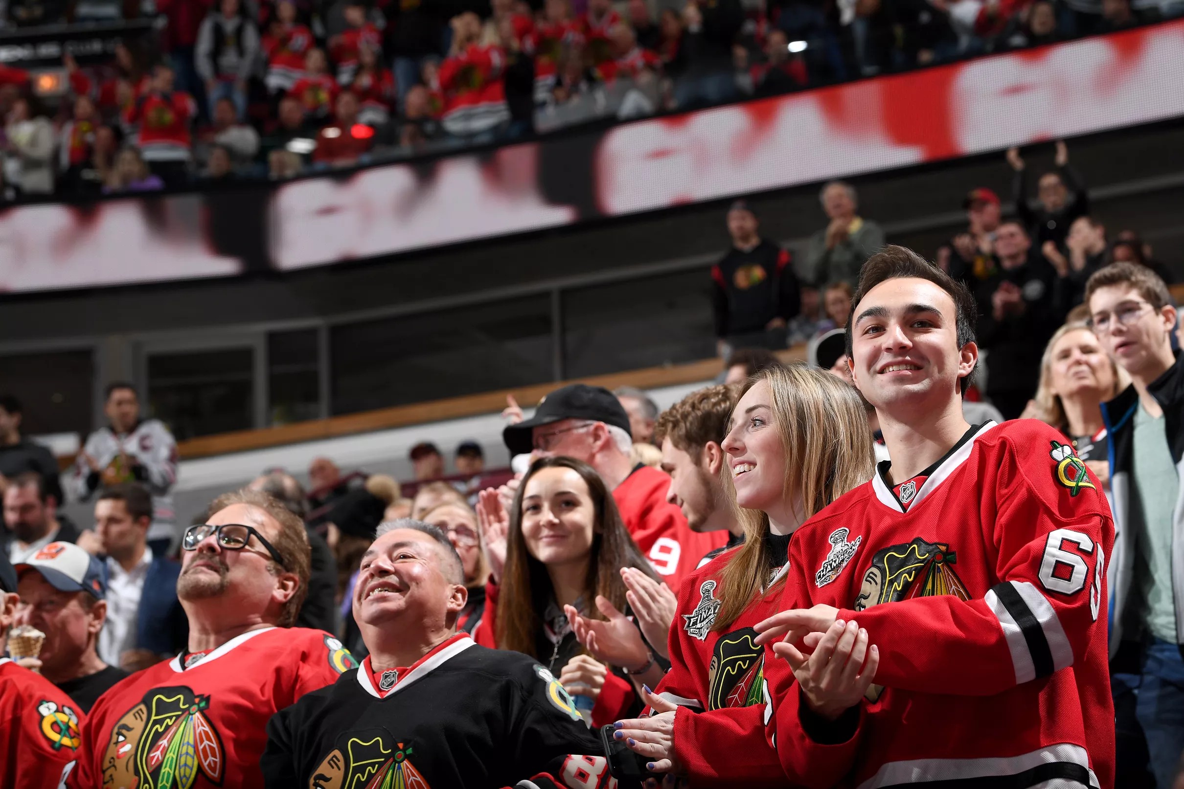 Survey results: Blackhawks fans want outside hire for new president
