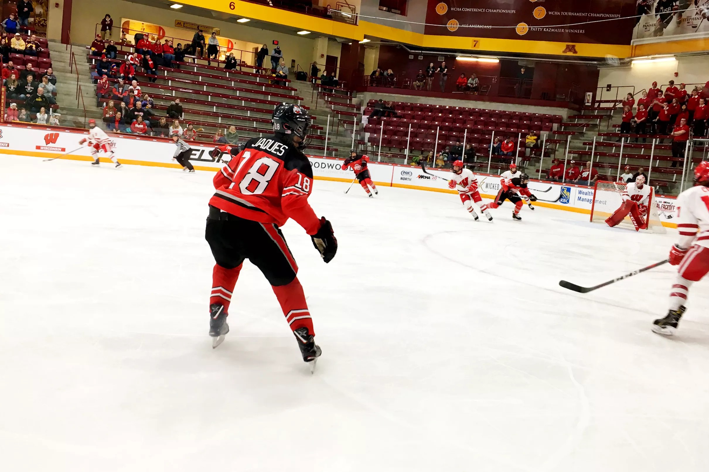 Badgers Beat Buckeyes in WCHA Semifinals
