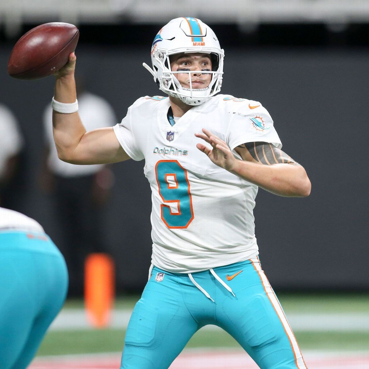 Source: Jets signing Fales to back up QB Falk