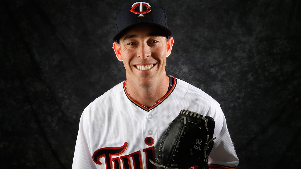 Twins trade Graham to Yanks for PTBN or cash