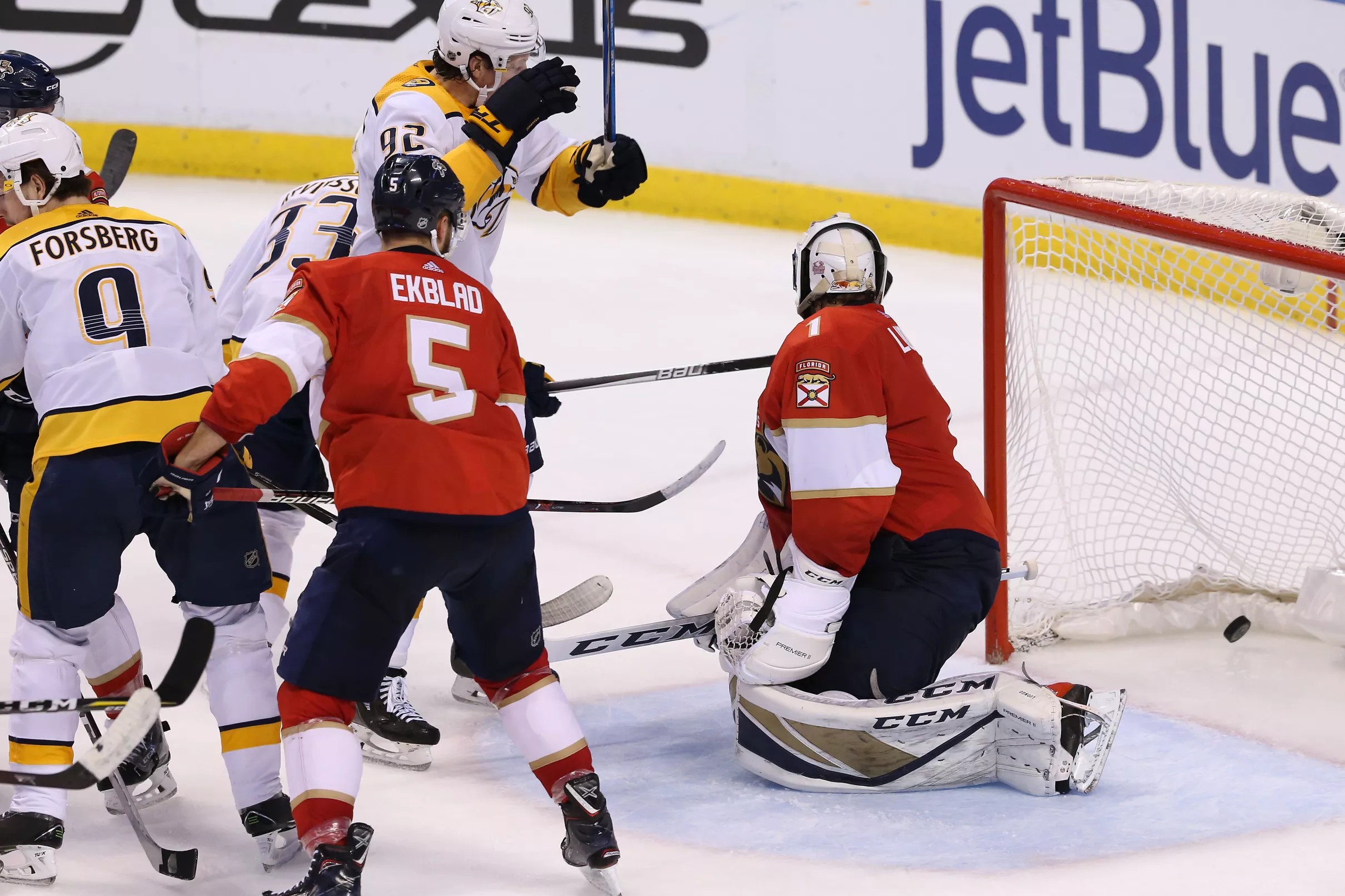 Panthers live to fight another day with 2-1 win over Predators