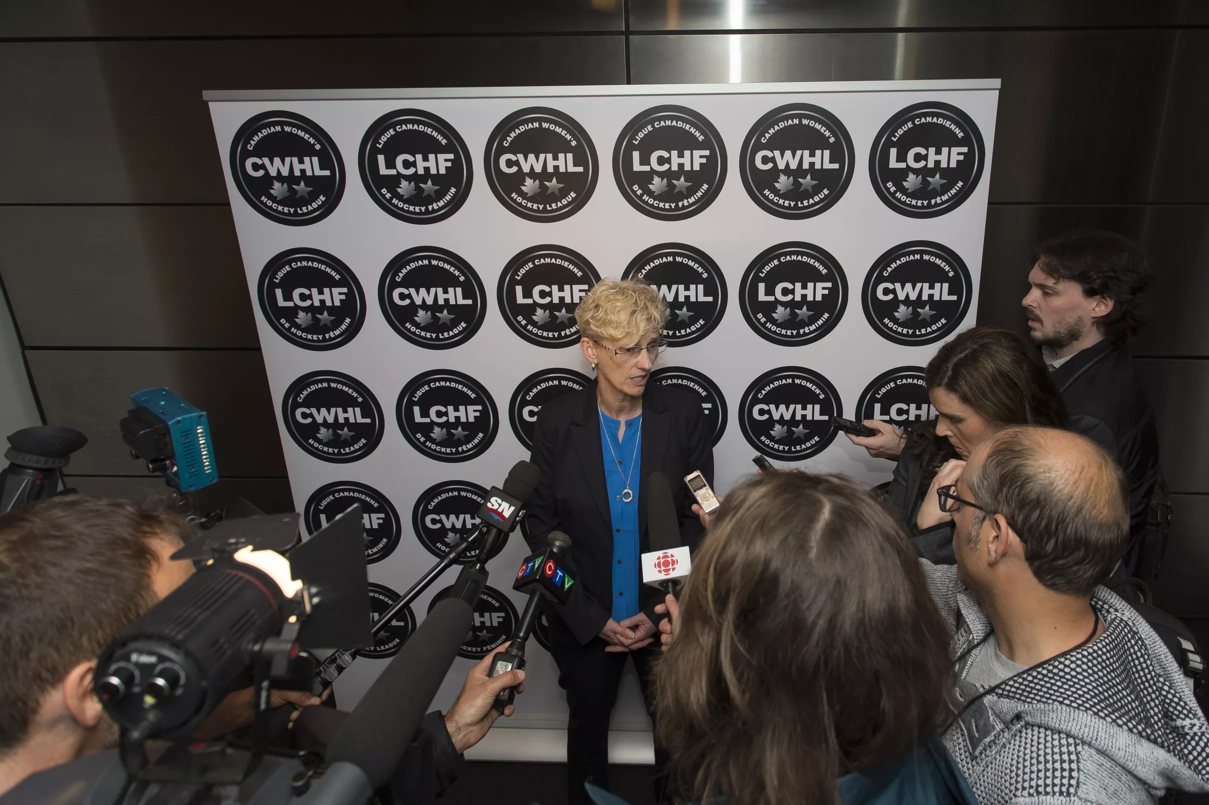CWHL players to receive compensation next season