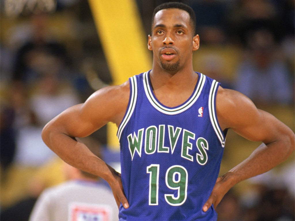 A Home Like No Other: Looking Back At The Wolves’ Inaugural Metrodome ...