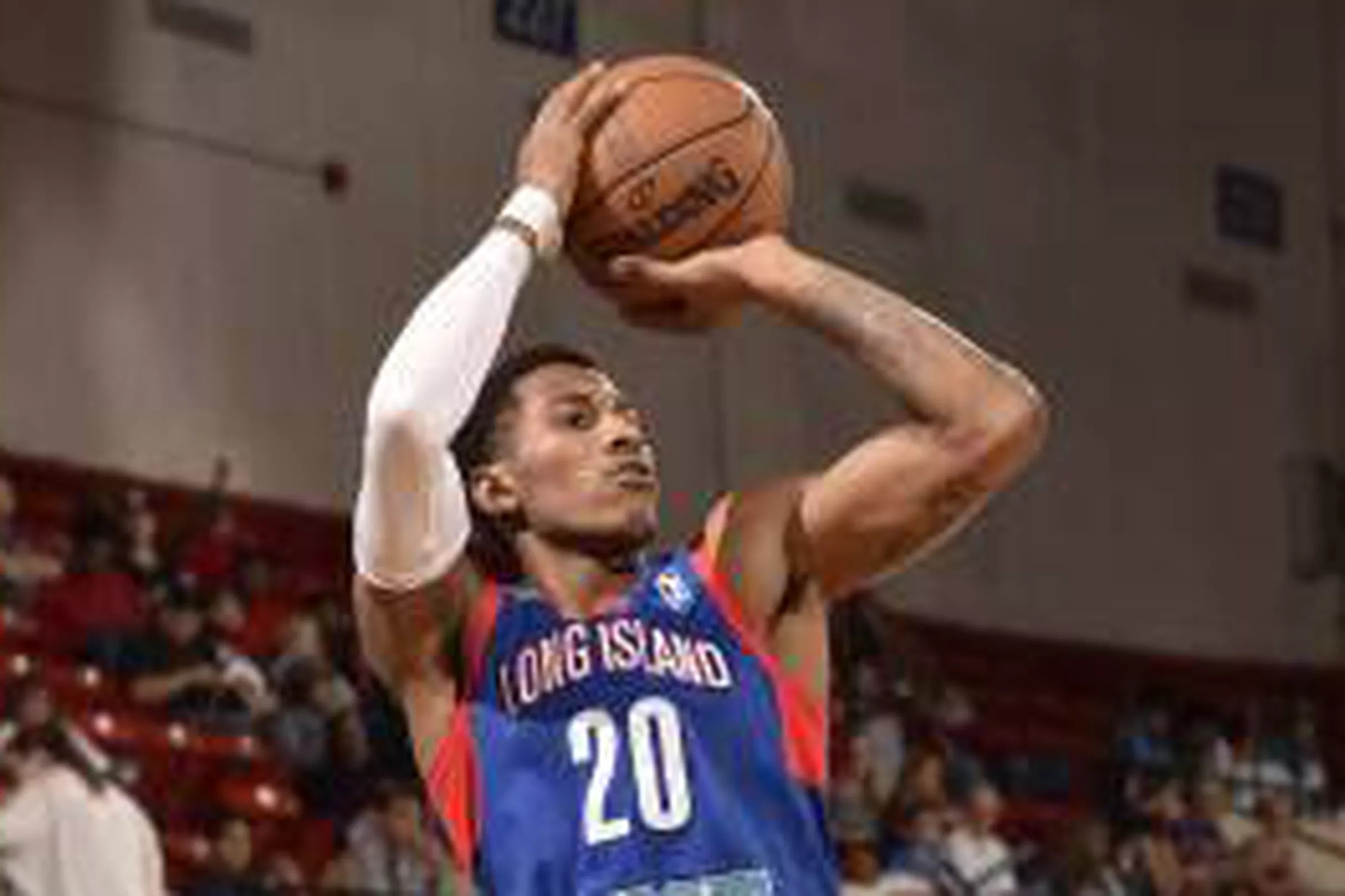 Thomas Wimbush leads Long Island comeback with 16 in the fourth