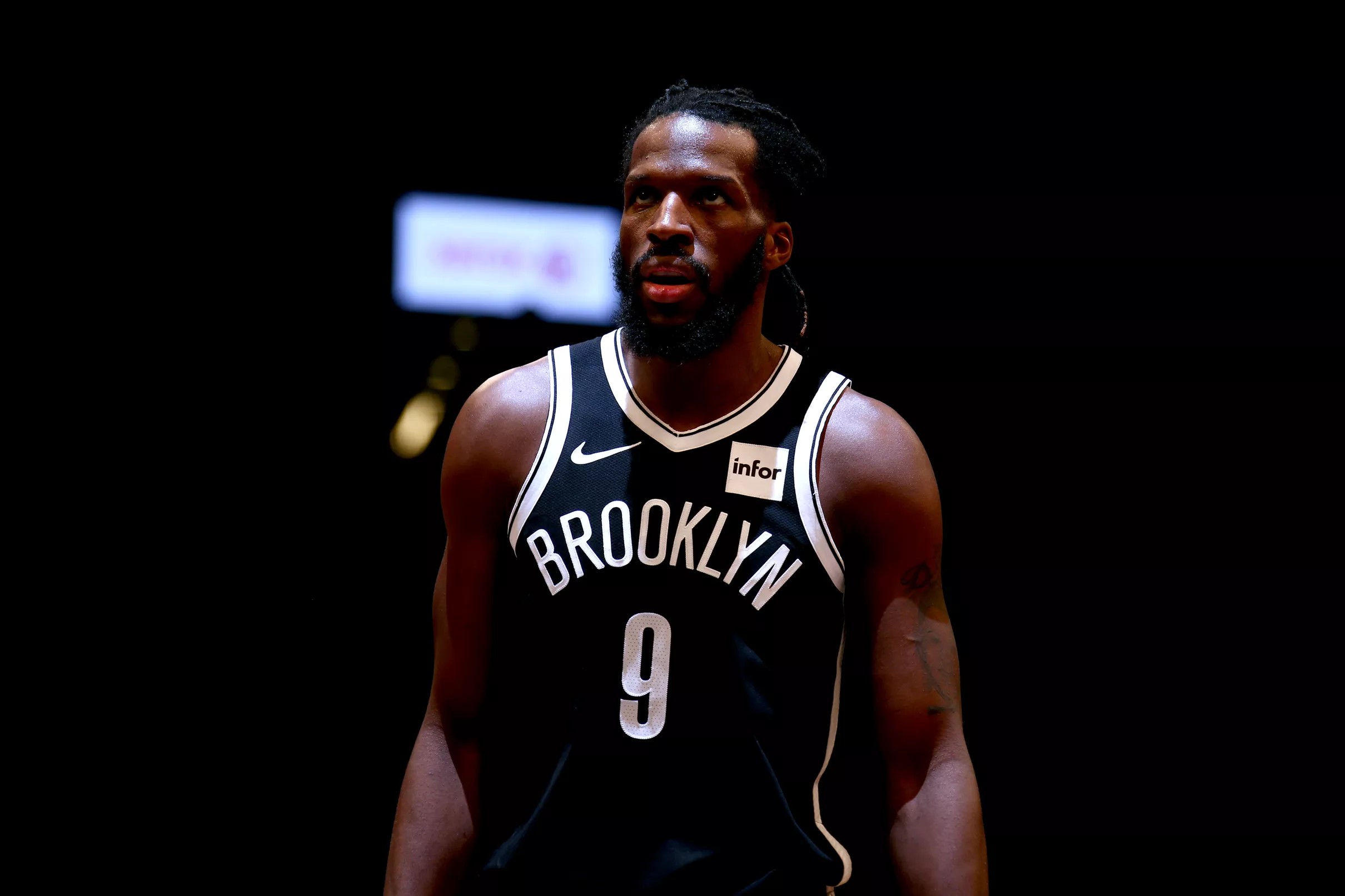 R.J. Hunter goes for 27 in 21 minutes and Long Island beats Greensboro