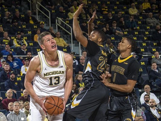 Teske helps as Michigan thwarts Southern Miss