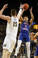 Jon Teske nets career-high 25 points, Michigan destroys UMass Lowell