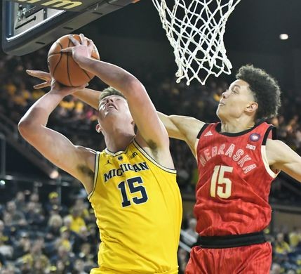Teske posts career-high 22 as Michigan makes quick work of Nebraska