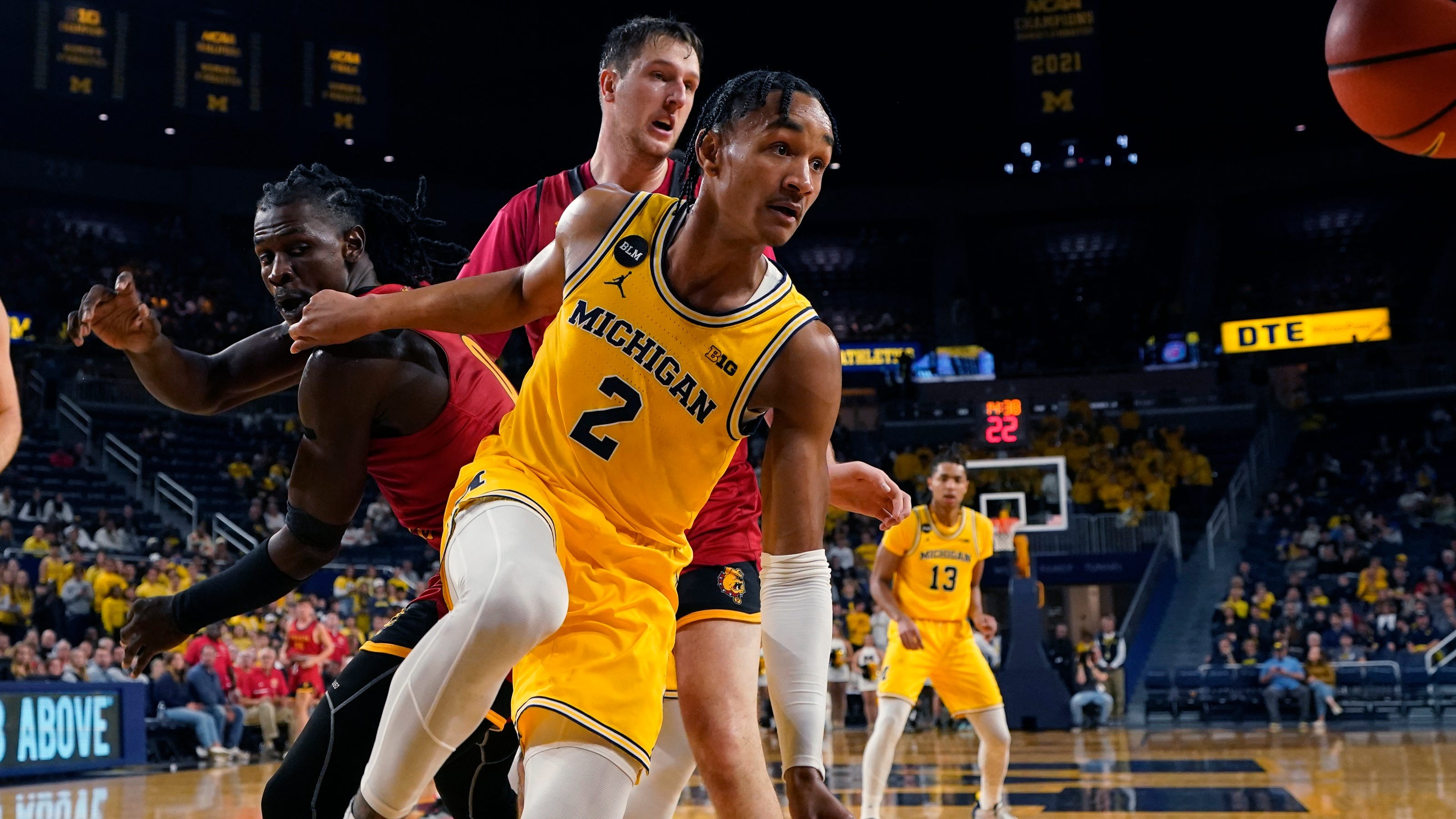 Jett Howard, Kobe Bufkin star in Michigan's exhibition win over Ferris ...