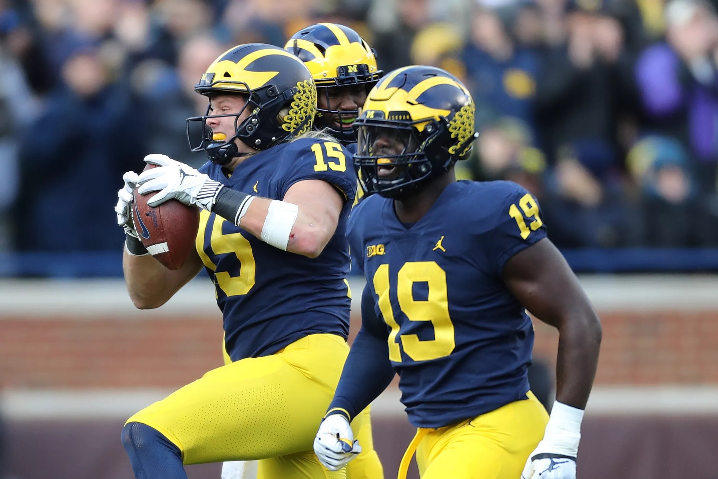 2020 3-star DE Aaron Lewis puts Michigan in his top 5