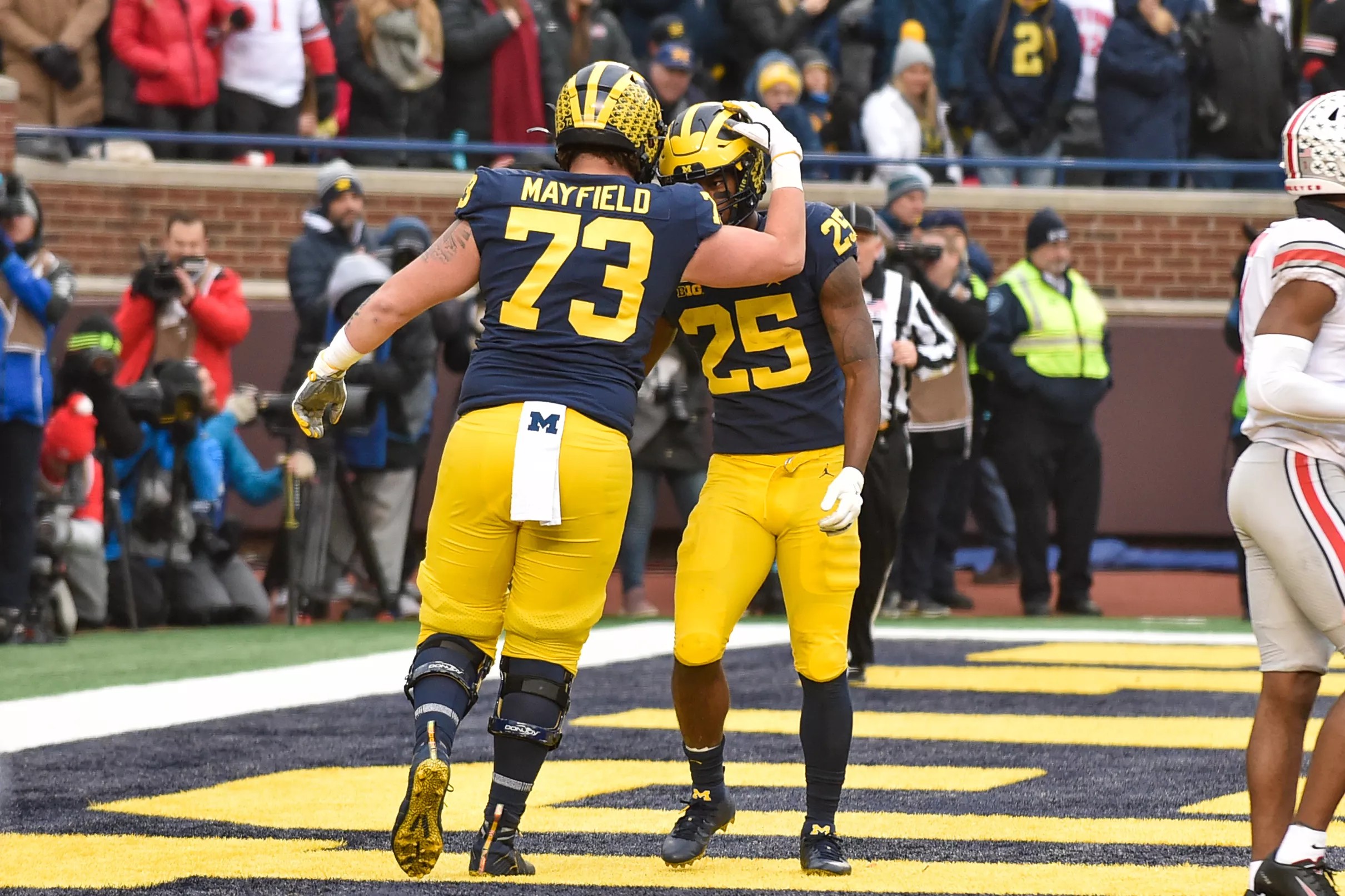 How Jalen Mayfield ‘looks phenomenal’ heading into 2020 for Michigan